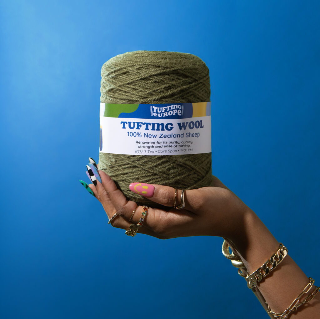 Moss Green 500 g Wool Tufting Yarn - Tufting Europe
