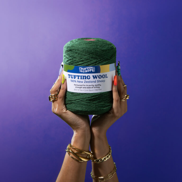 Forest Green 500 g Wool Tufting Yarn - Tufting Europe