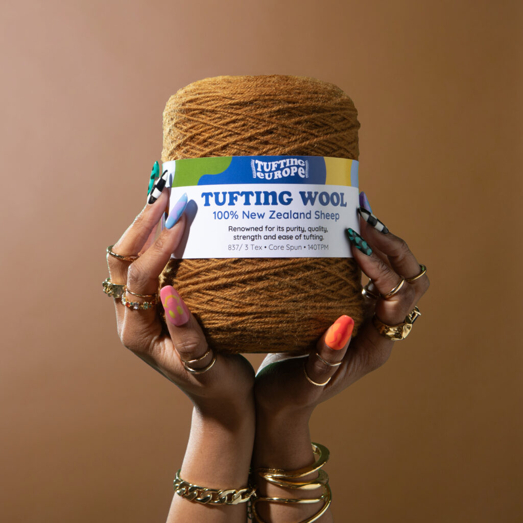 Maple Brown 500 g Wool Tufting Yarn - Tufting Europe