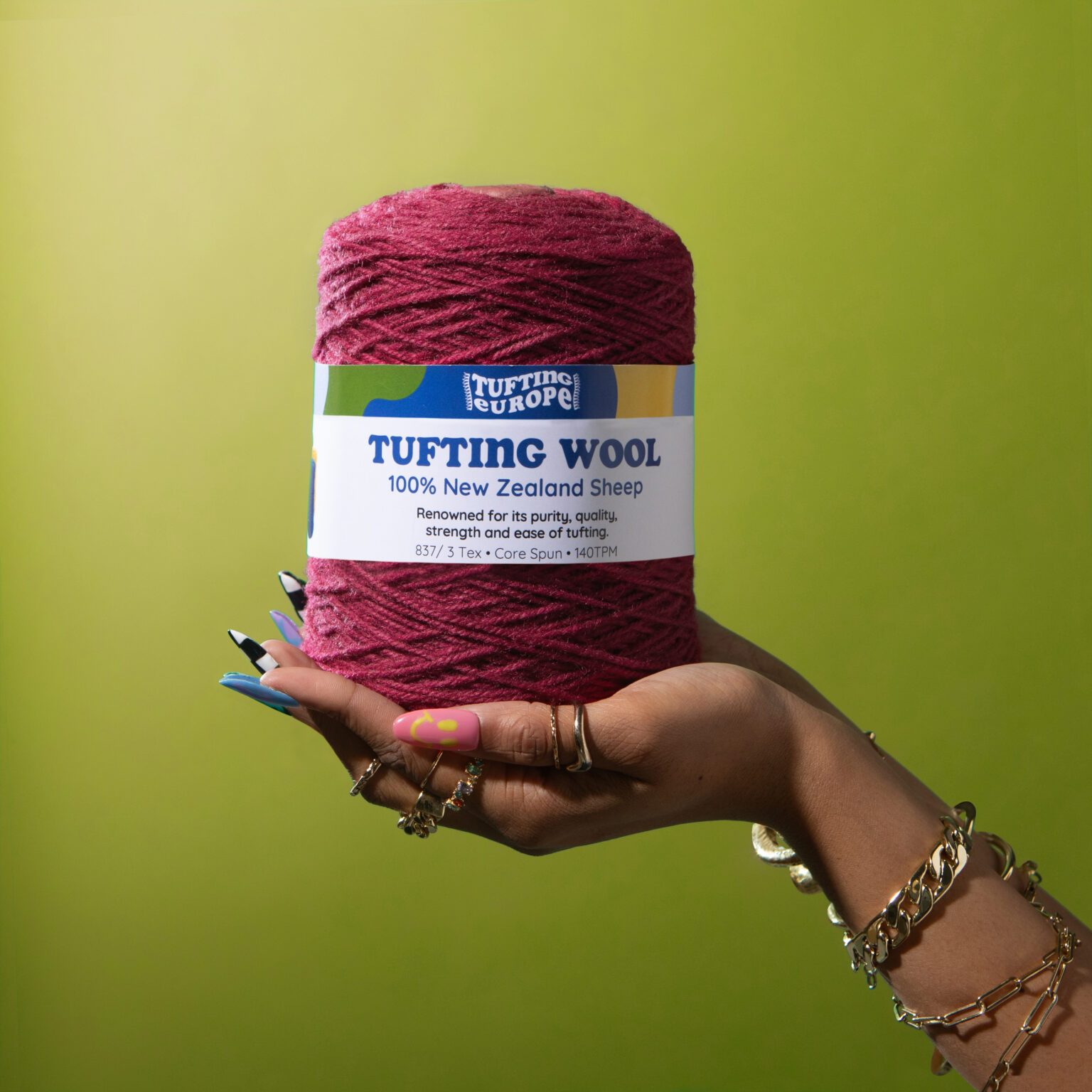 Cherry Red 500 g Wool Tufting Yarn - Tufting Europe